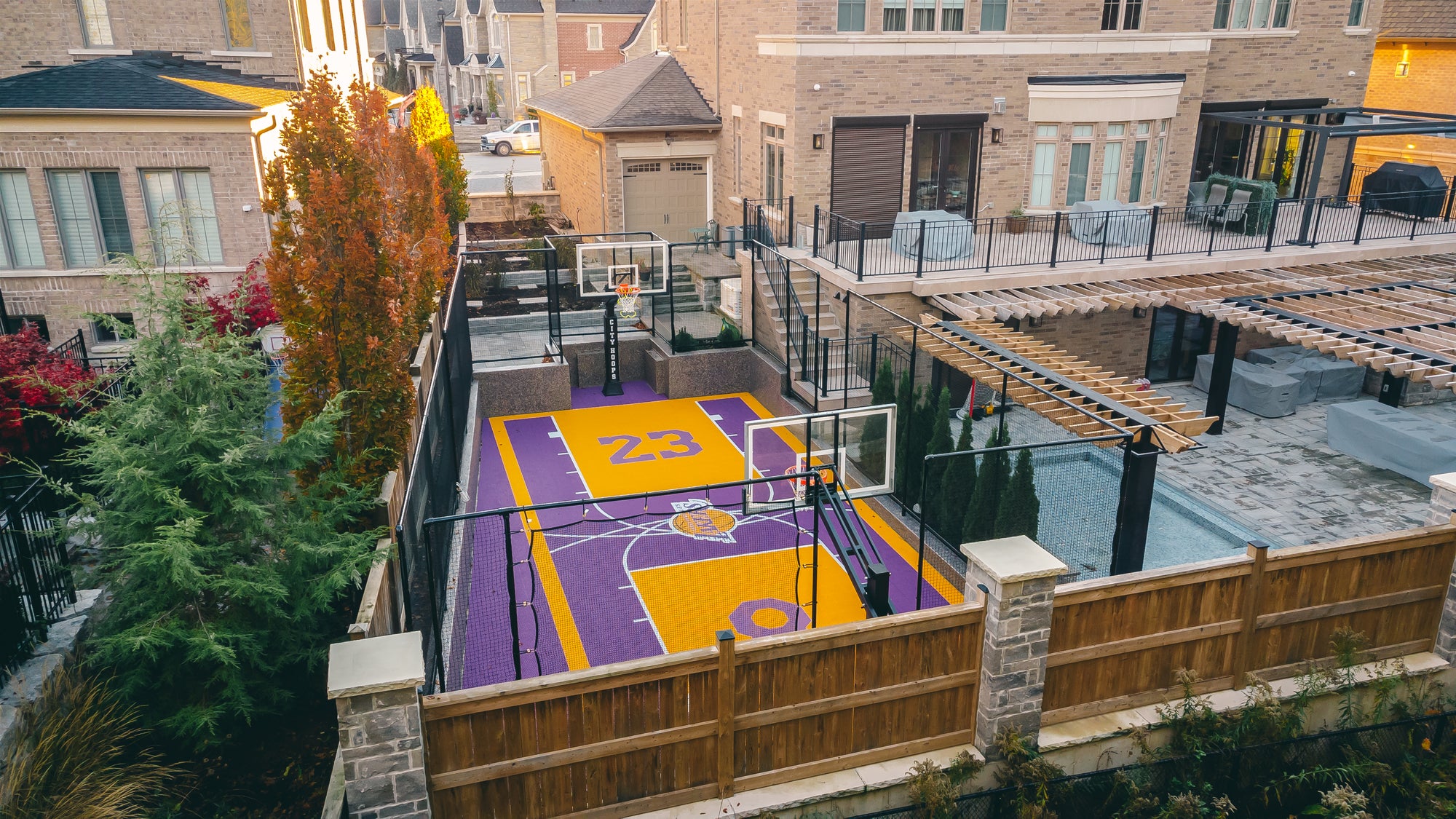 Fencing & Windscreens for basketball, tennis, or multi-sport courts ...